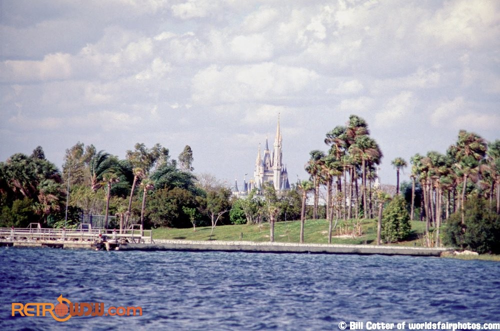 Polynesian Resort Wave Machine - RetroWDW