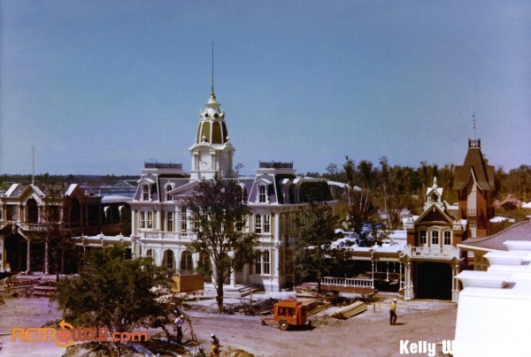 Kelly Wise Valdes Gallery - RetroWDW