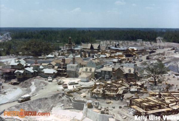 Kelly Wise Valdes Gallery - RetroWDW