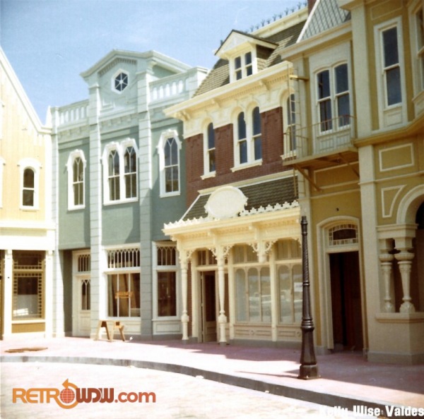 Kelly Wise Valdes Gallery - RetroWDW