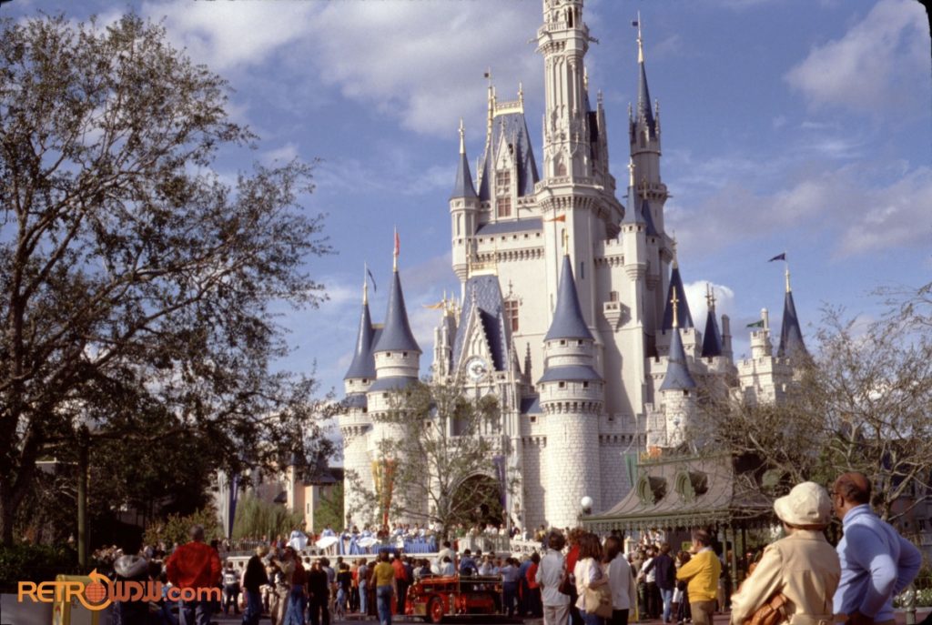 Cinderella-Castle-1-1979 - RetroWDW